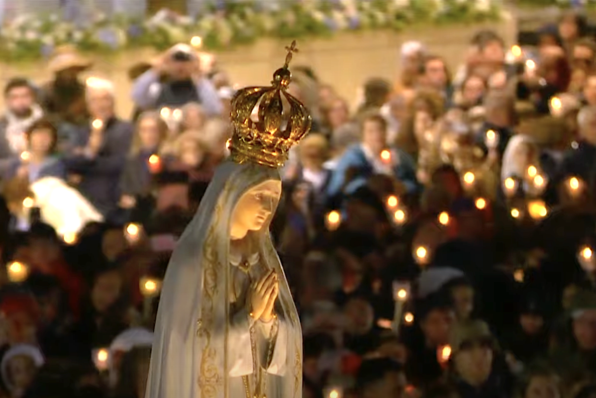 WATCH: 60 seconds of beautiful devotion and faith - Deacon Greg Kandra